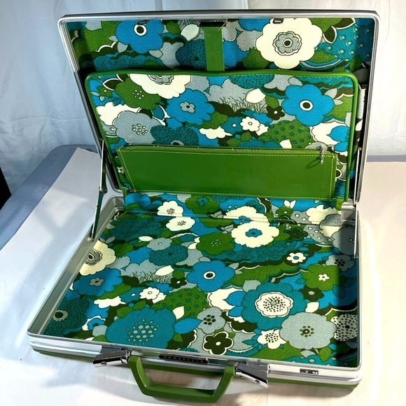 Samsonite | Bags | Vintage 97s Avocado Green Samsonite Briefcase Hard ...